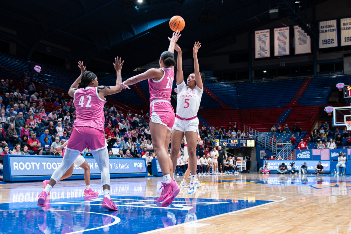 Kansas uses hot shooting night to cruise past Cincinnati for fourth ...